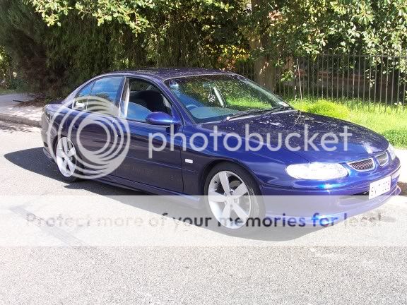 VT 5 speed slammed on monaros