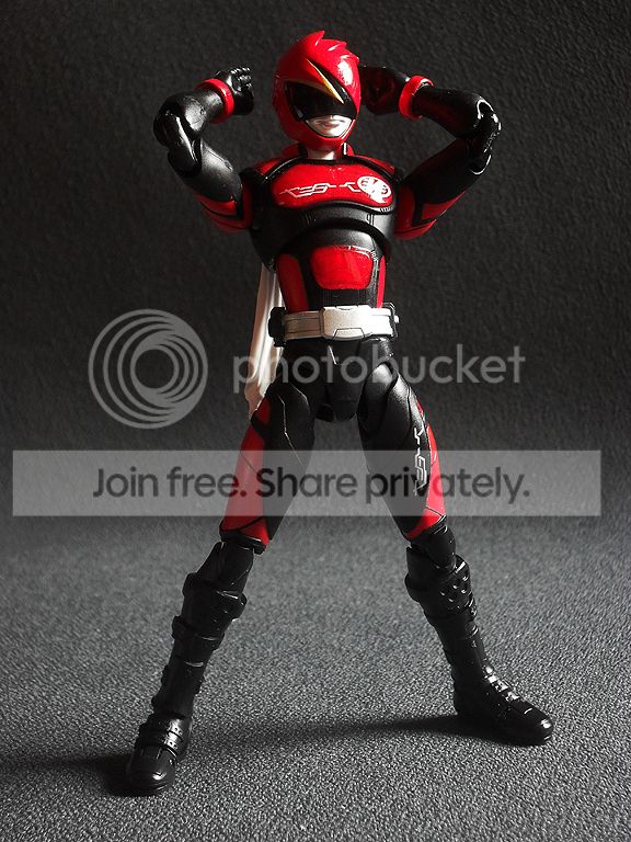 S.H. Figuarts Akiba Red... — MyFigureCollection.net